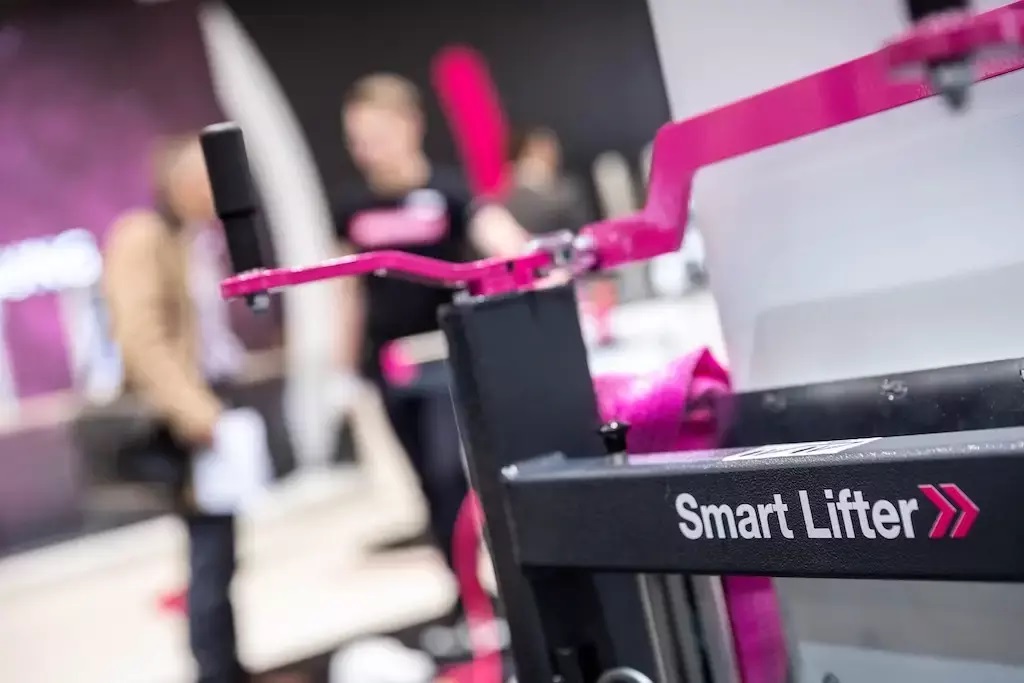 Increase Manufacturing Mobility with Rittal’s Smart Lifter